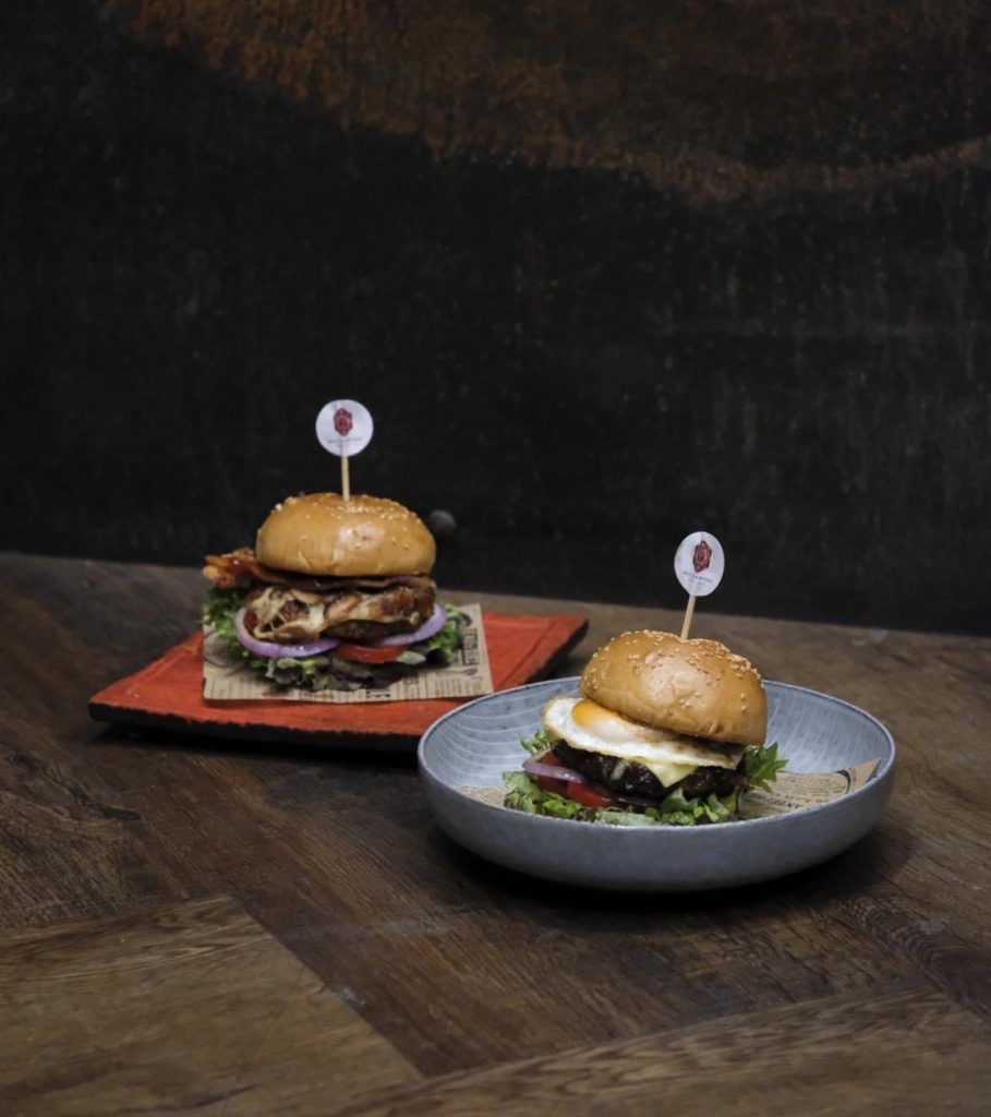 เรด ไดม่อน คาเฟ่ (Red Diamond Cafe) - Pet Friendly Thailand