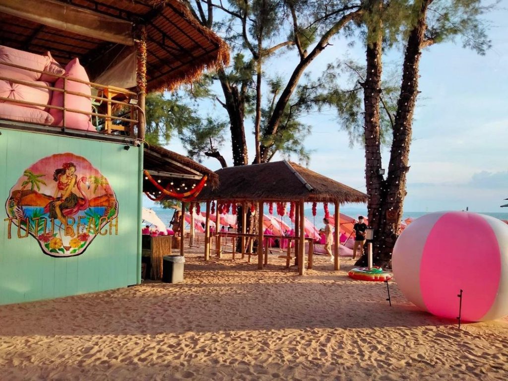 Tutu beach - Pet Friendly Thailand